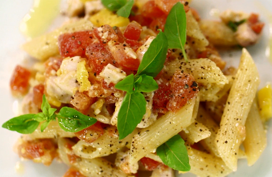 Penne, pesto rosso e pesce spada - Kitchen Sound | RDS 100% Grandi Successi